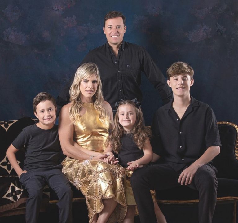 André Valadão with his family - Famed Face