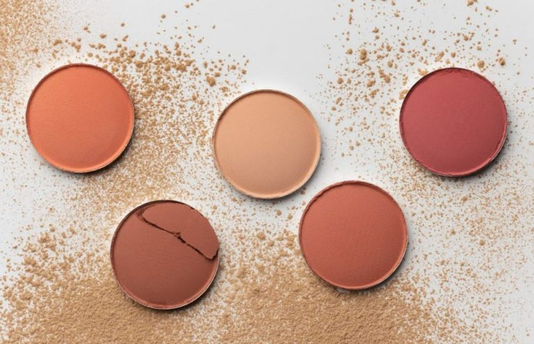 Loose Powder Guide: Advantages and Disadvantages